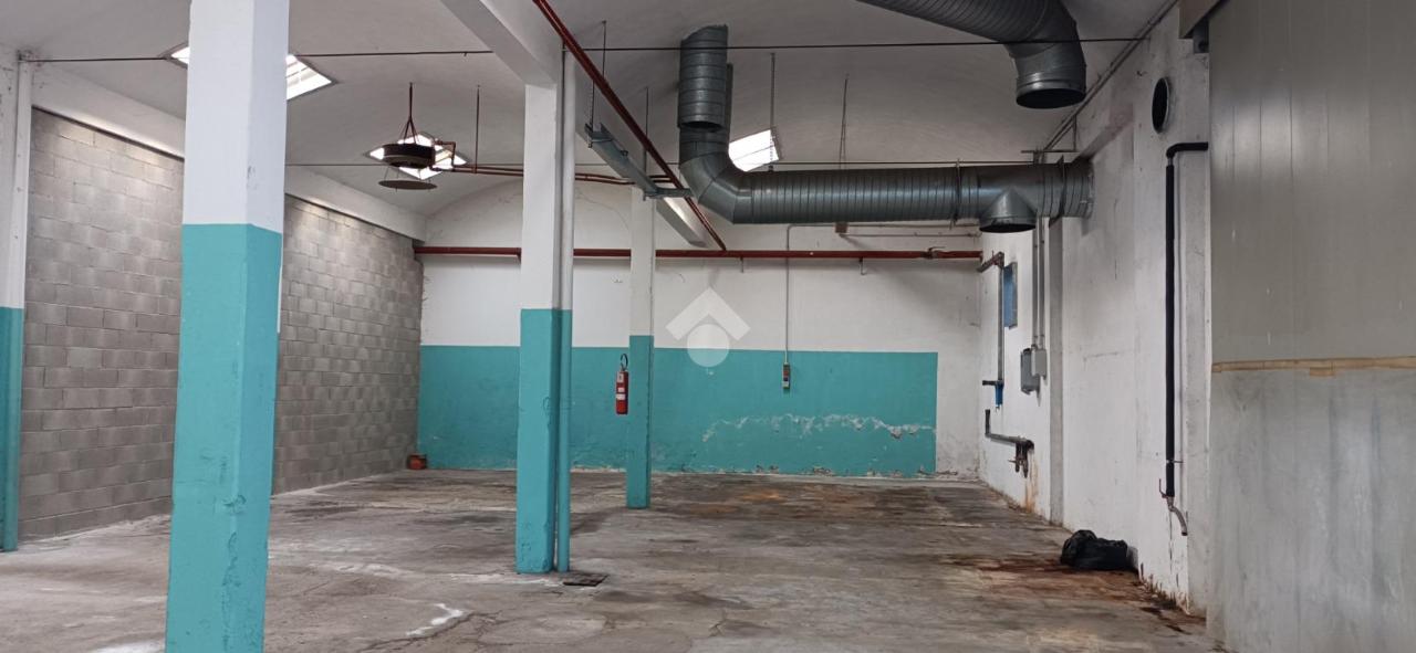 Capannone in vendita a Lonate Ceppino