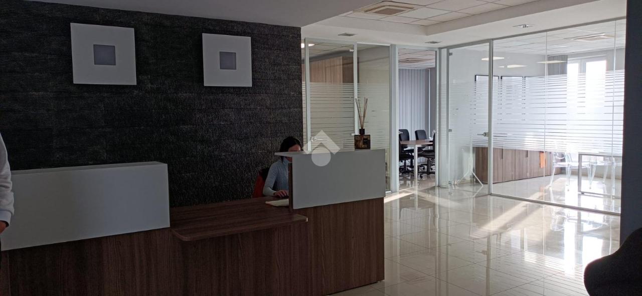 Ufficio in vendita a Caronno Pertusella