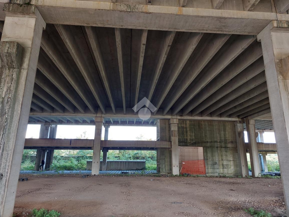 Capannone in vendita a Turate