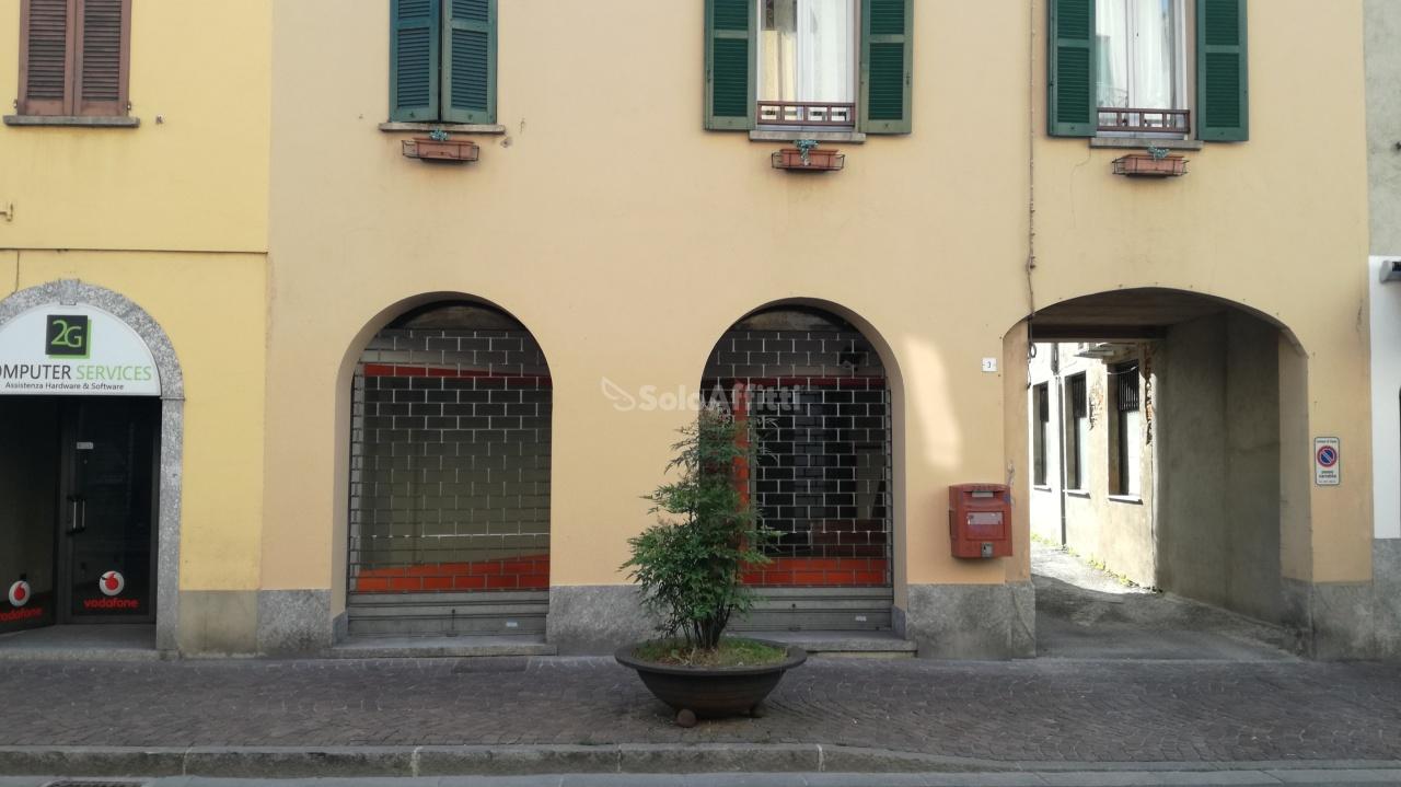 Negozio in affitto a Cantu'