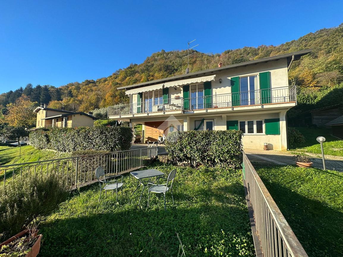 Villa in vendita a Olginate