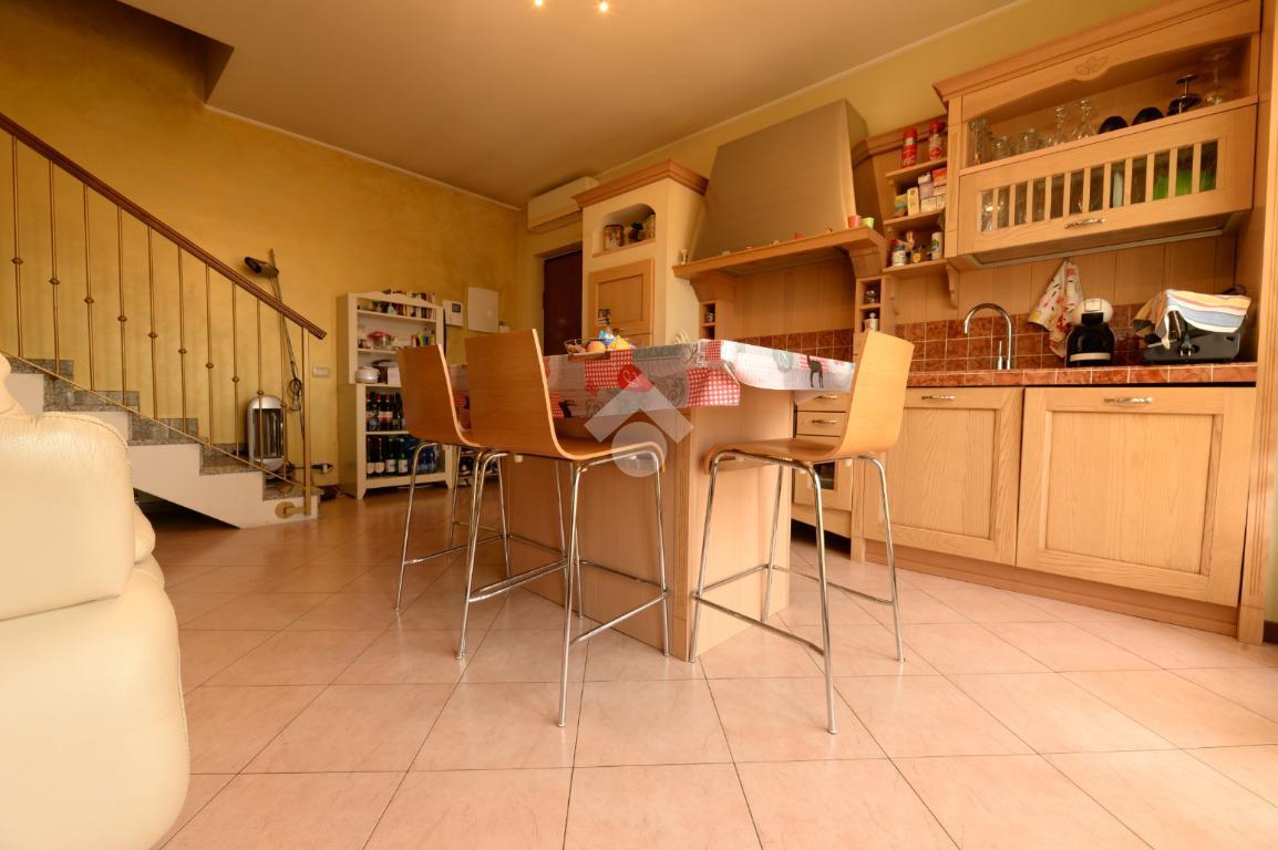 Appartamento in vendita a Zelo Buon Persico