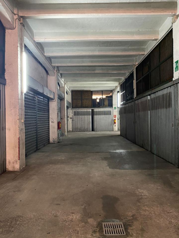 Magazzino in vendita a Genova