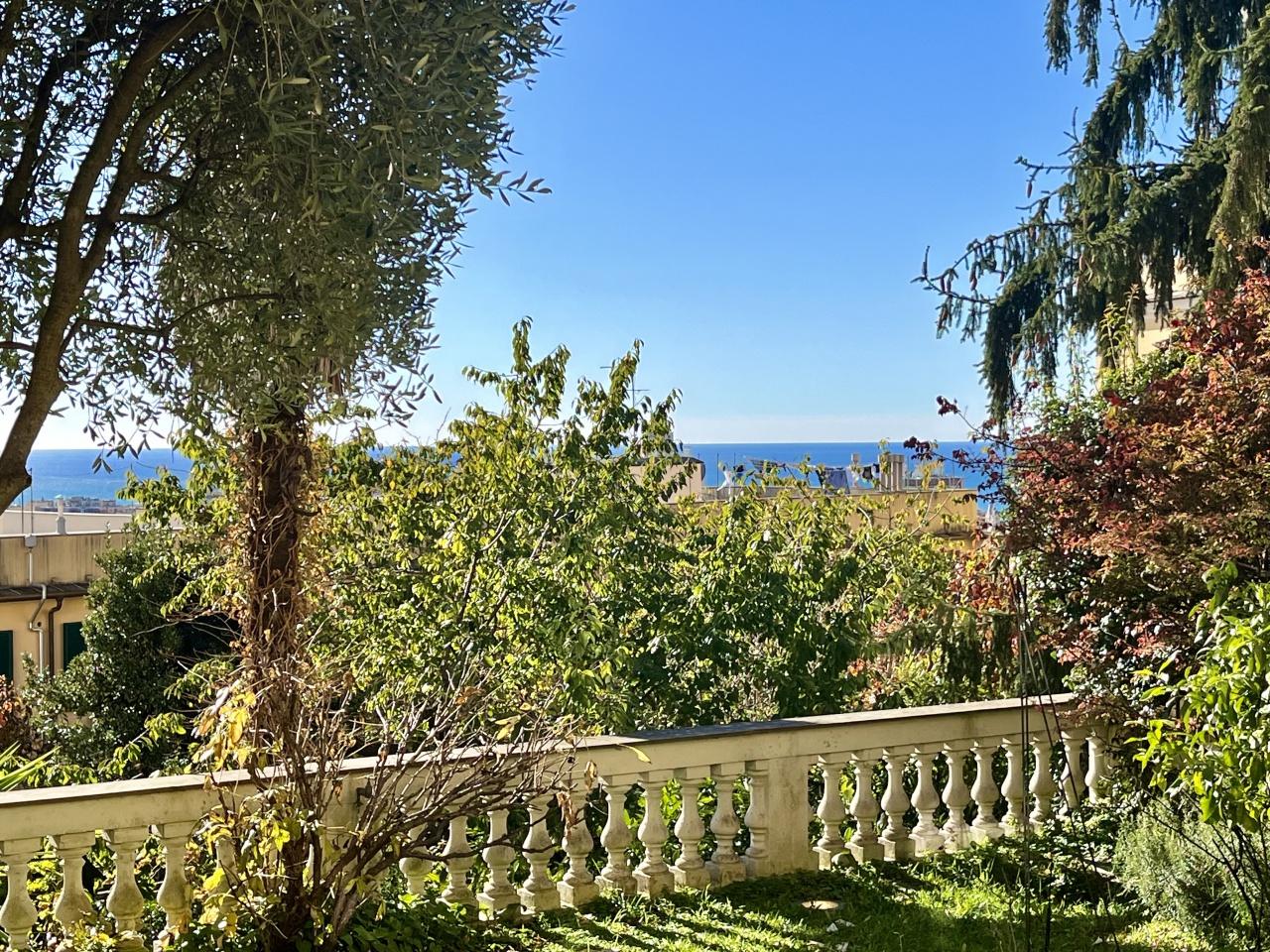 Appartamento in vendita a Genova