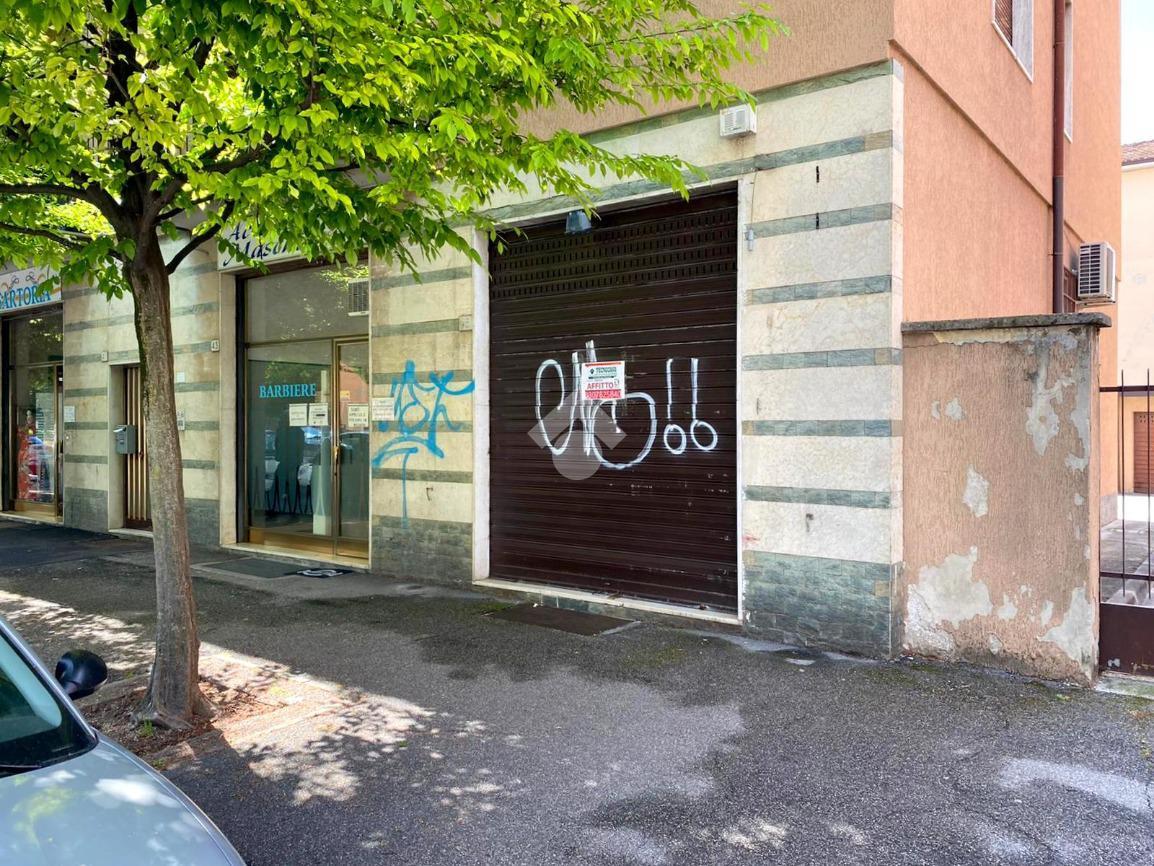 Negozio in affitto a Brescia