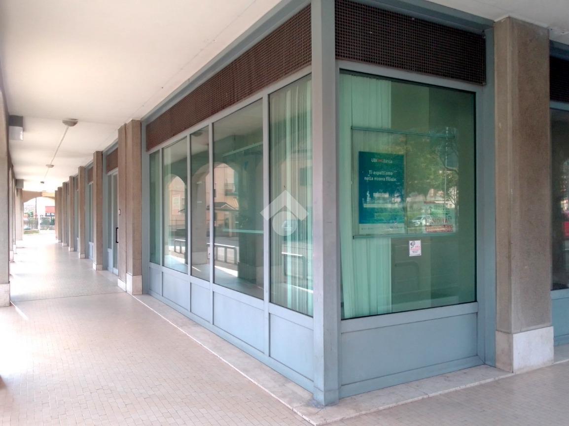 Negozio in affitto a Sarezzo