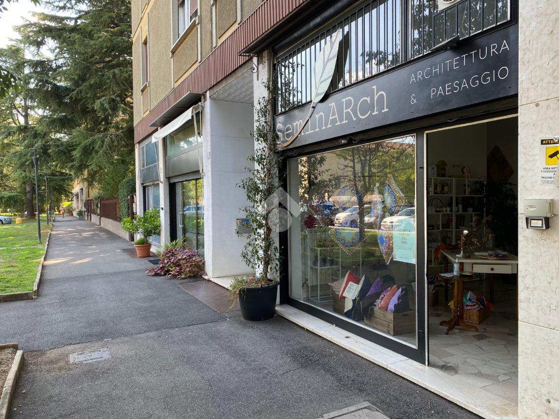 Negozio in affitto a Brescia