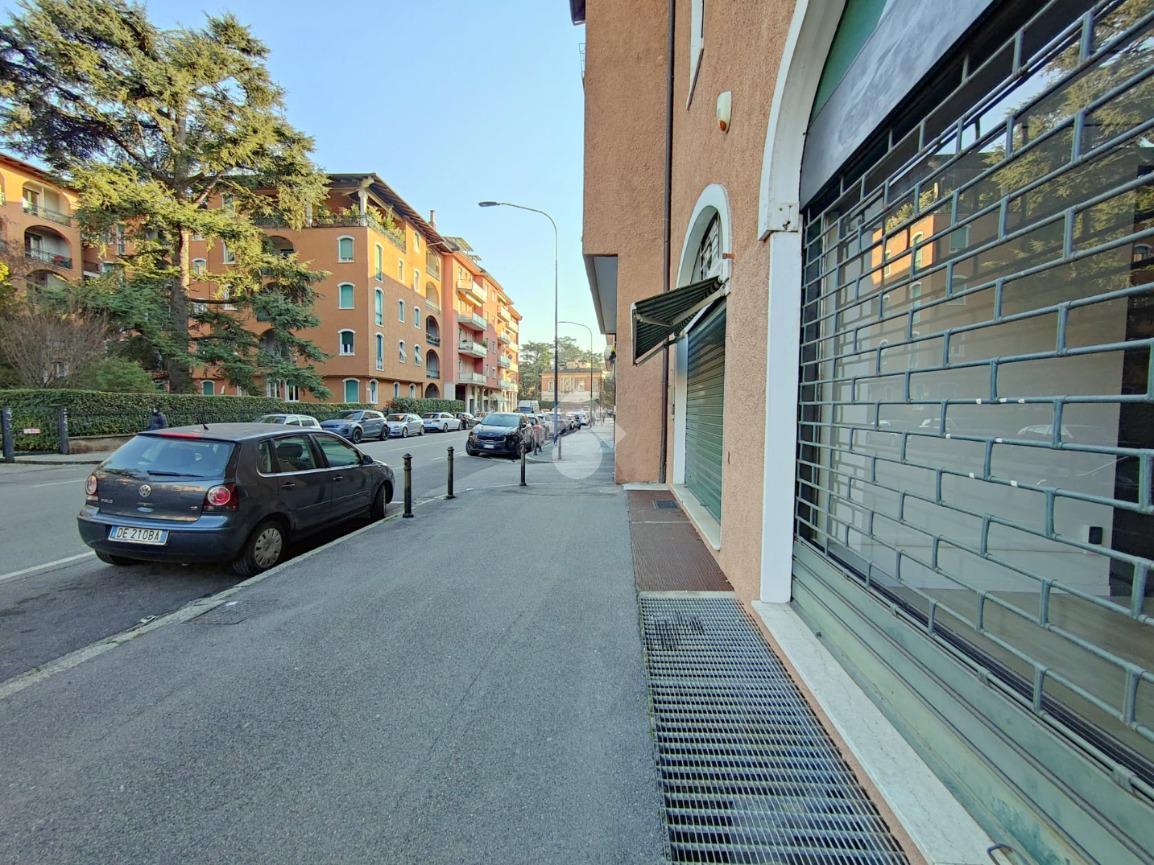 Negozio in affitto a Brescia