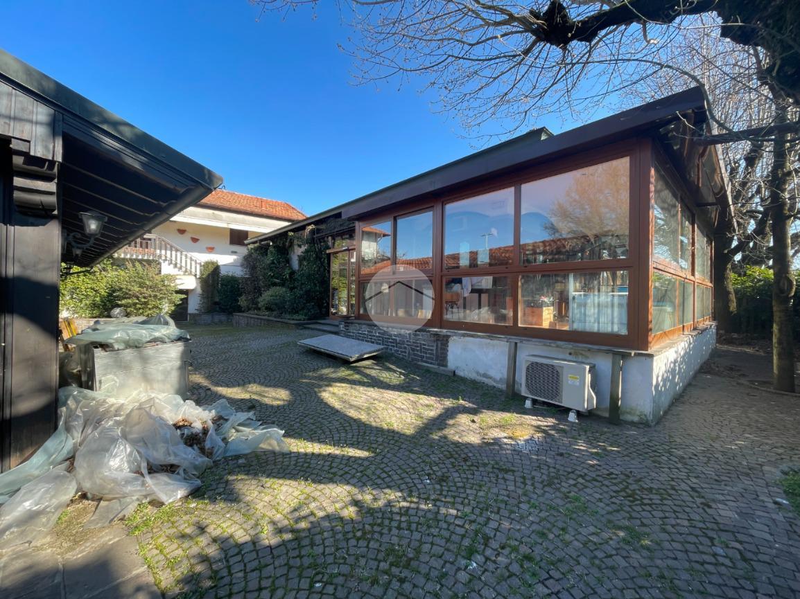 Negozio in vendita a Robecco Sul Naviglio