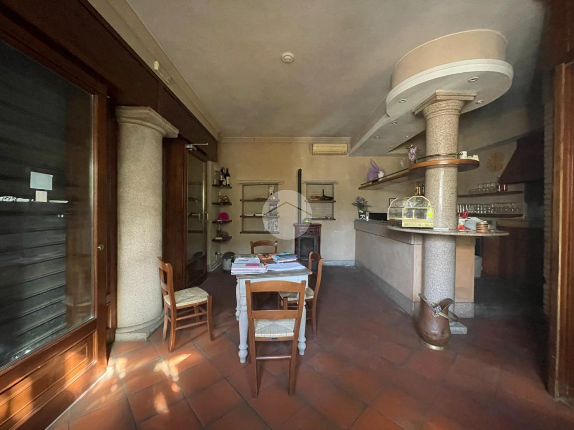 Negozio in vendita a Robecco Sul Naviglio