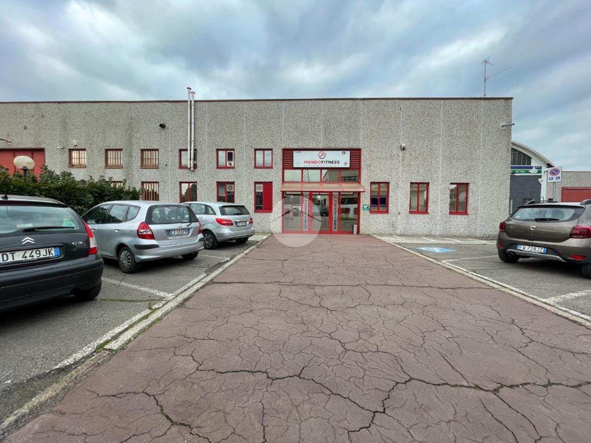 Capannone in affitto a Marcallo Con Casone