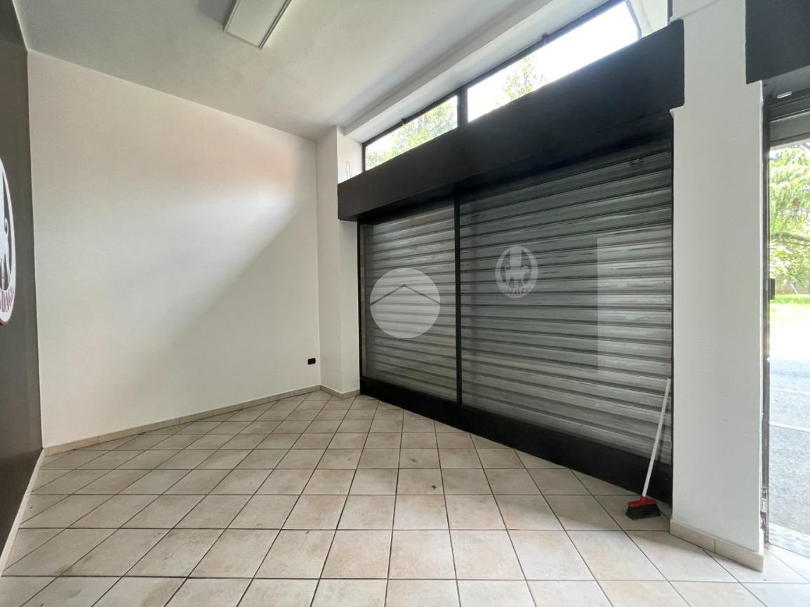 Negozio in vendita a Cuggiono