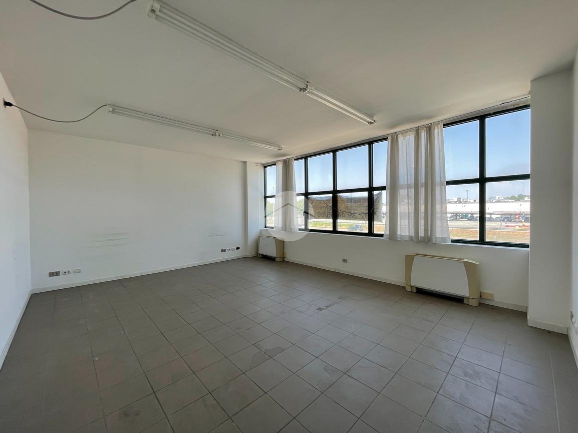 Ufficio in vendita a Magenta