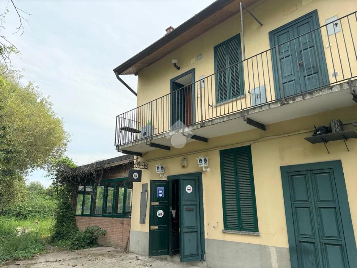 Negozio in affitto a Buccinasco
