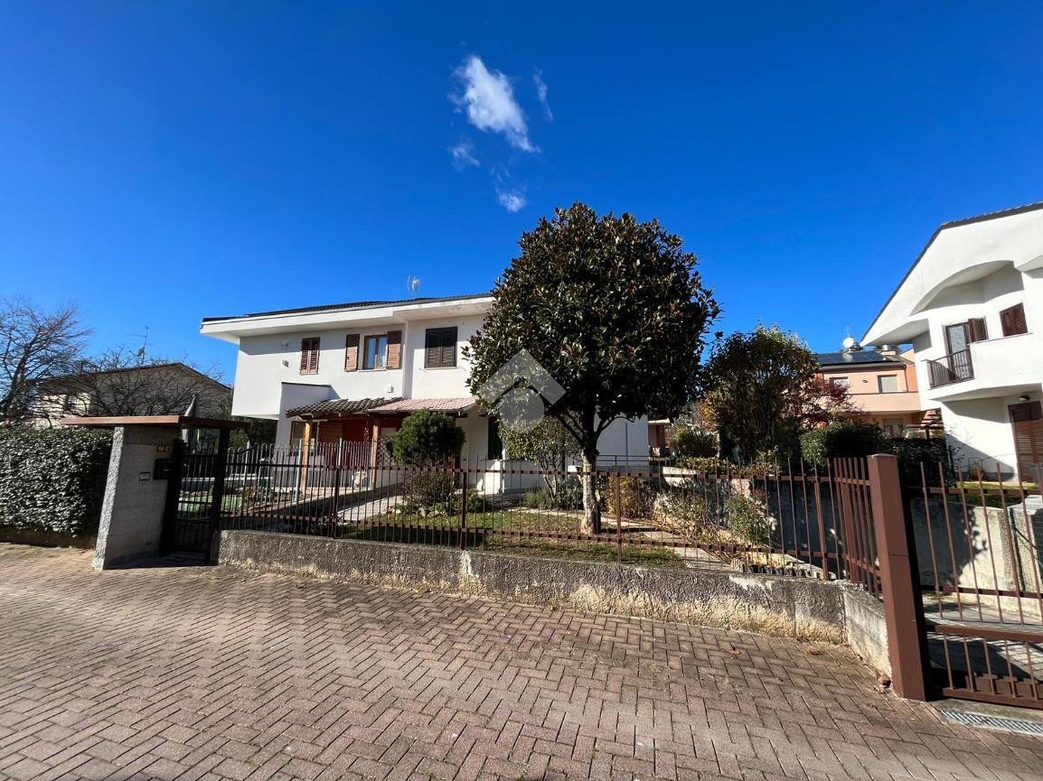 Villa in vendita a Camparada