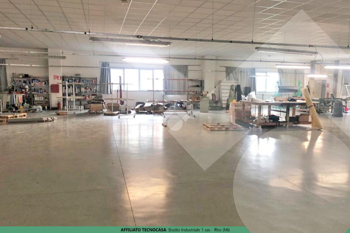 Capannone in affitto a Pero