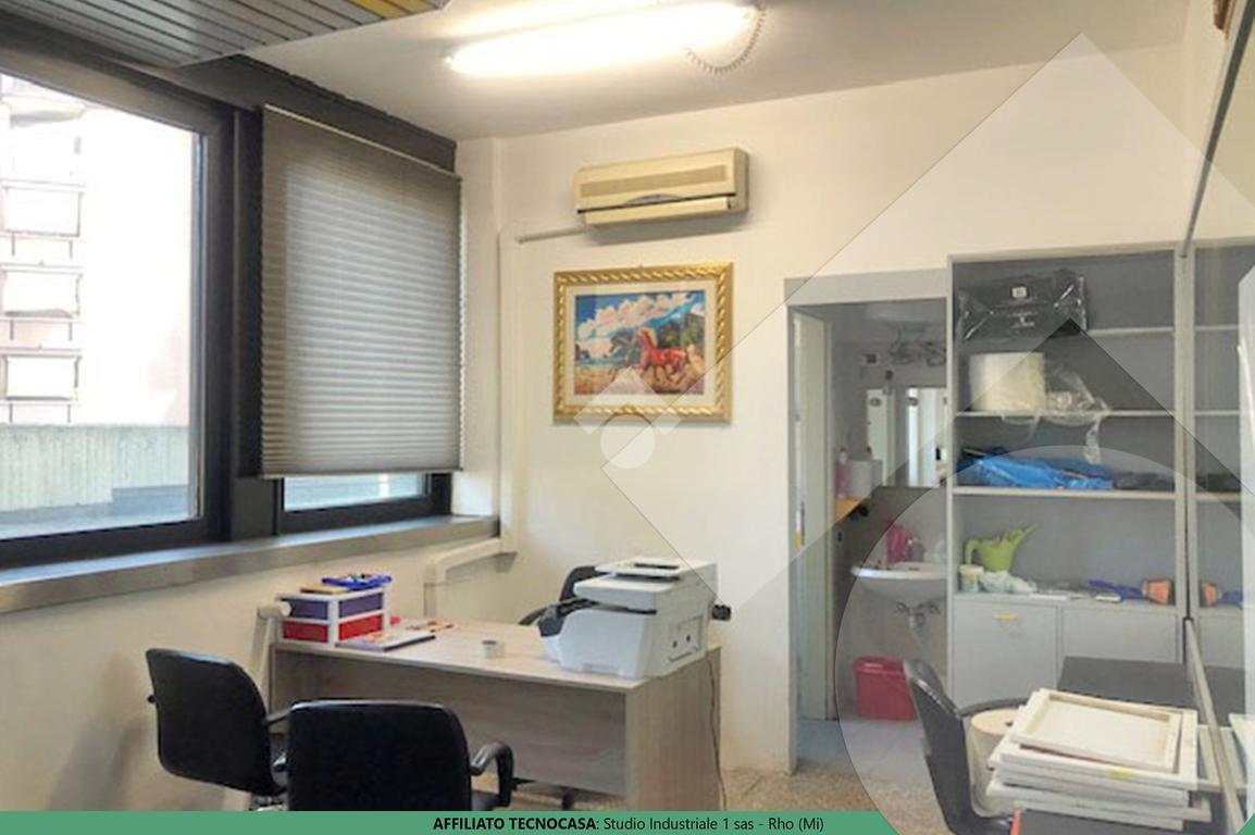 Negozio in vendita a Rho