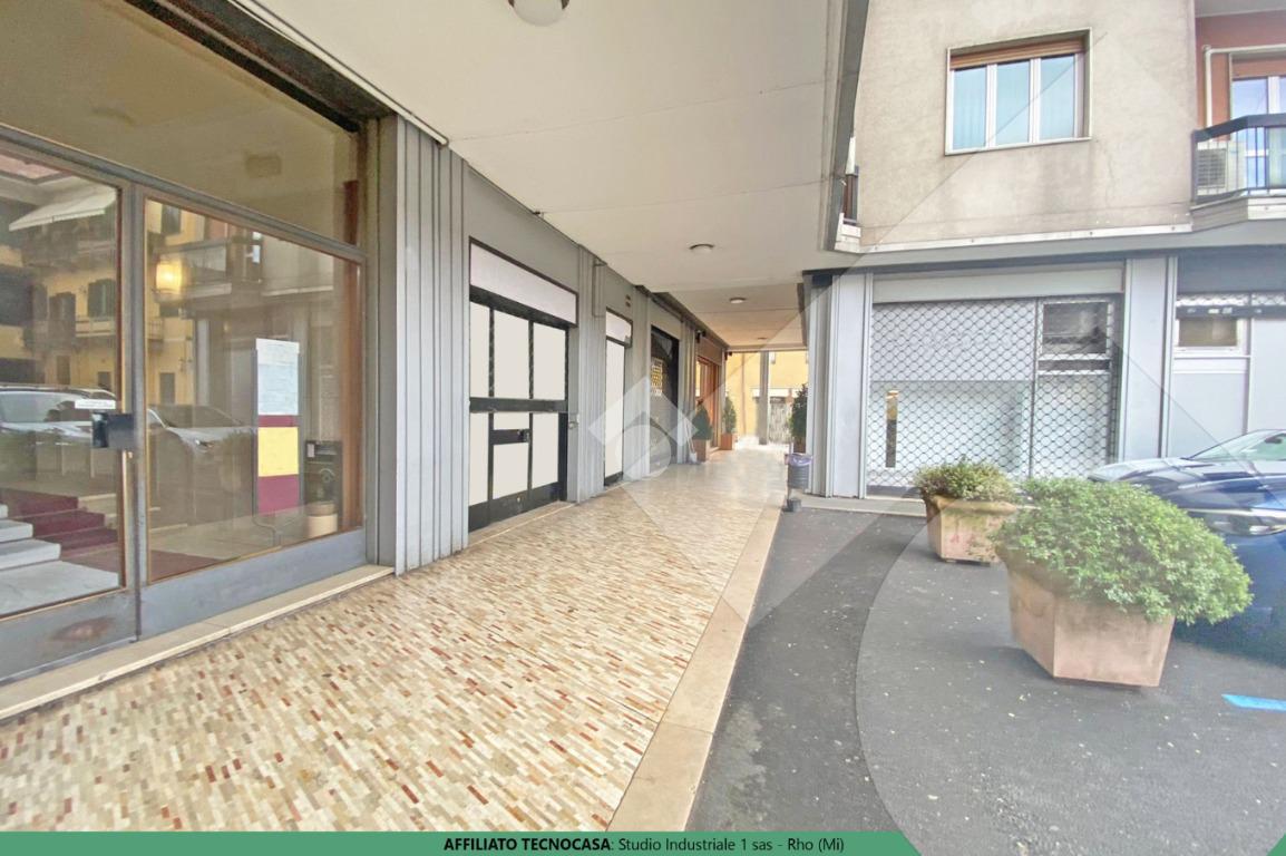 Negozio in affitto a Rho