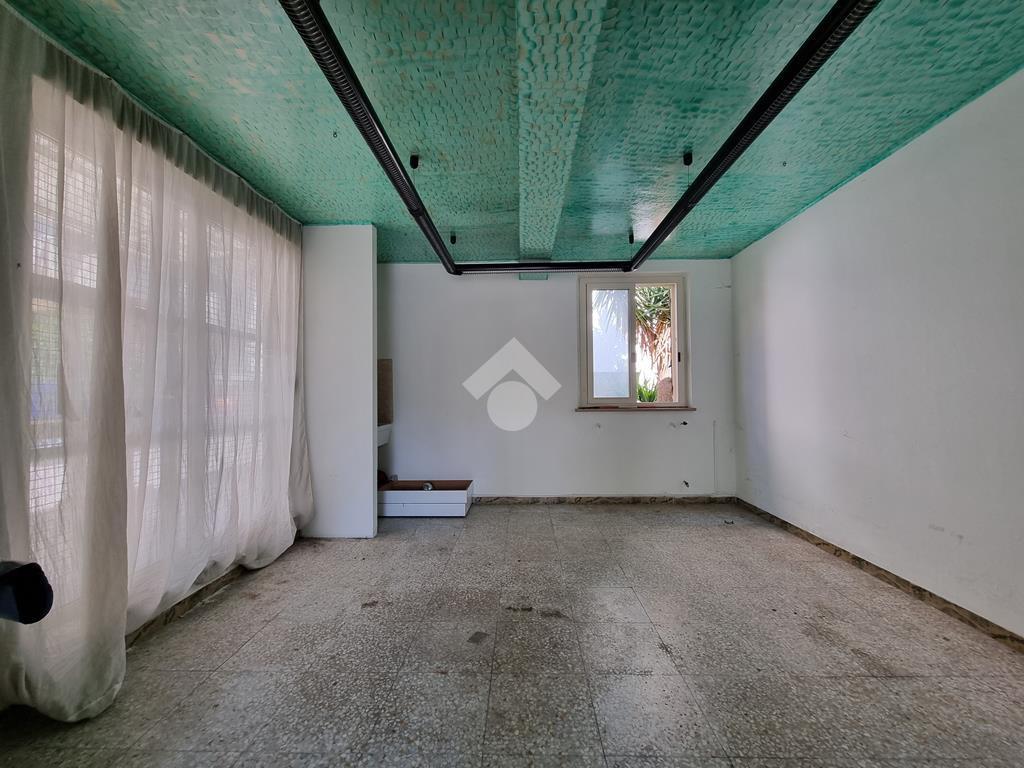 Negozio in vendita a Castellalto