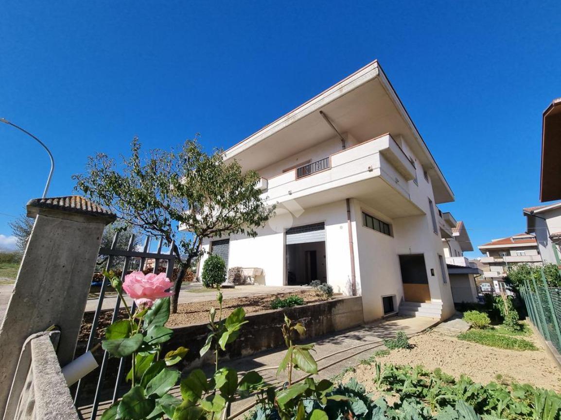 Casa indipendente in vendita a Penna Sant'Andrea