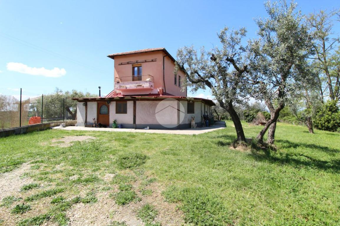 Villa in vendita a Palombara Sabina