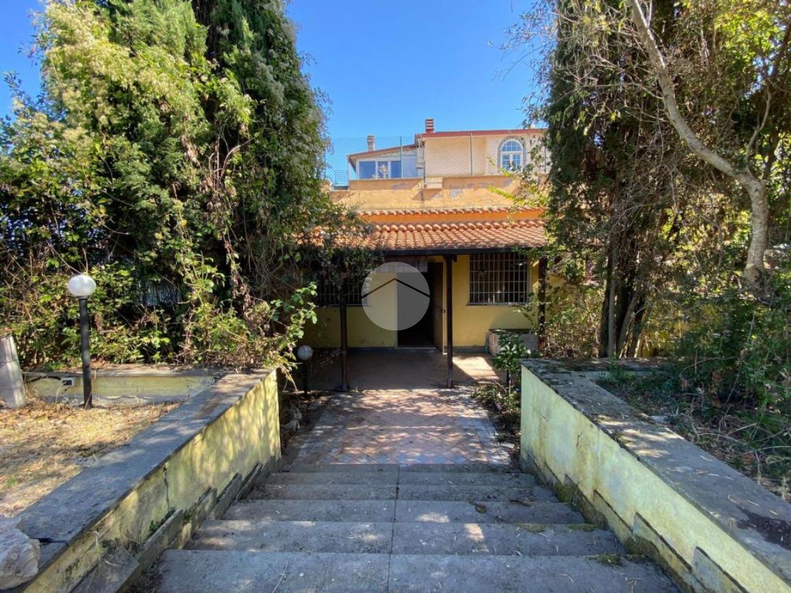 Palazzo in vendita a Palombara Sabina