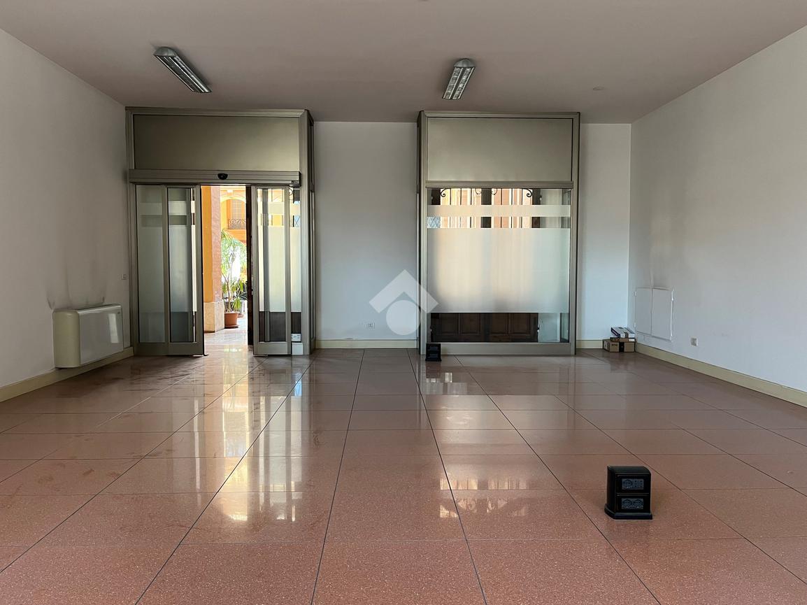 Negozio in vendita a Ferrara