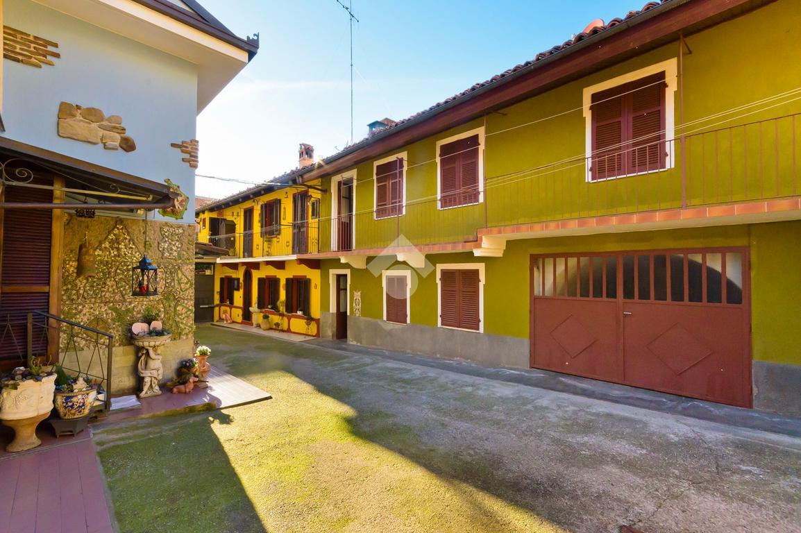Casa indipendente in vendita a Bra