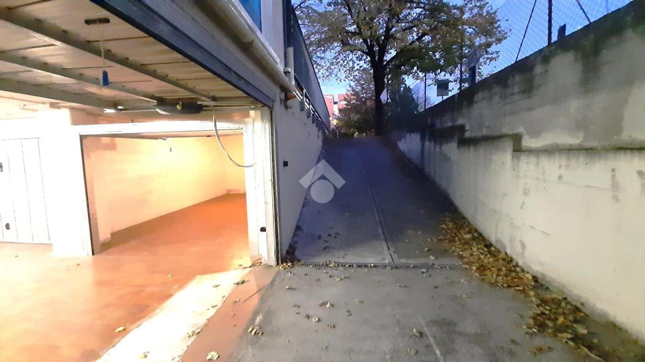 Box in vendita a Forli'