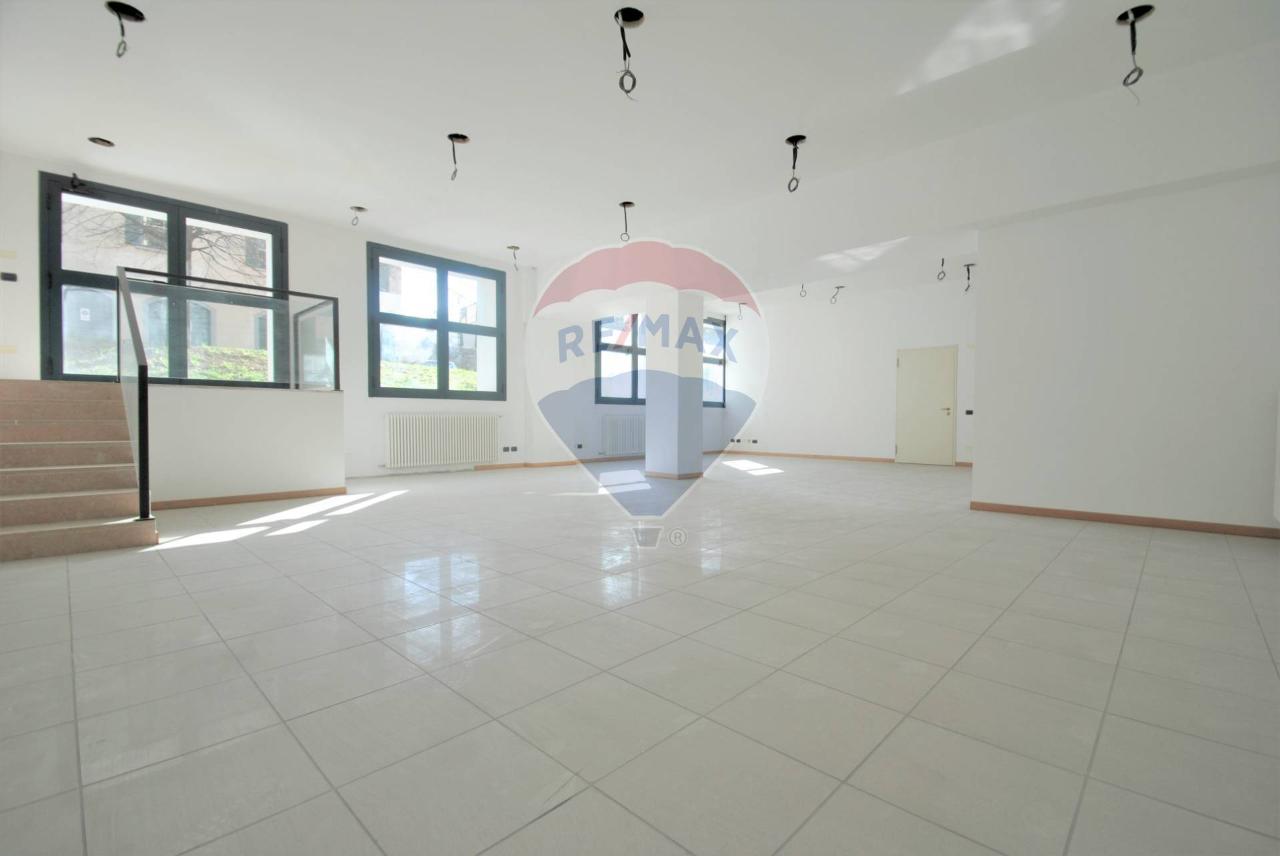 Negozio in vendita a Bergamo