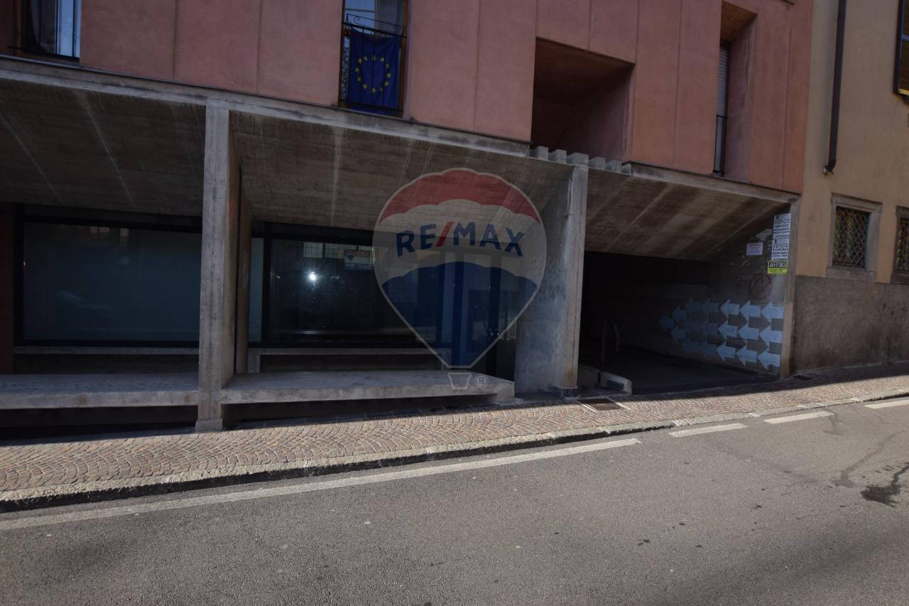 Negozio in vendita a Alzano Lombardo