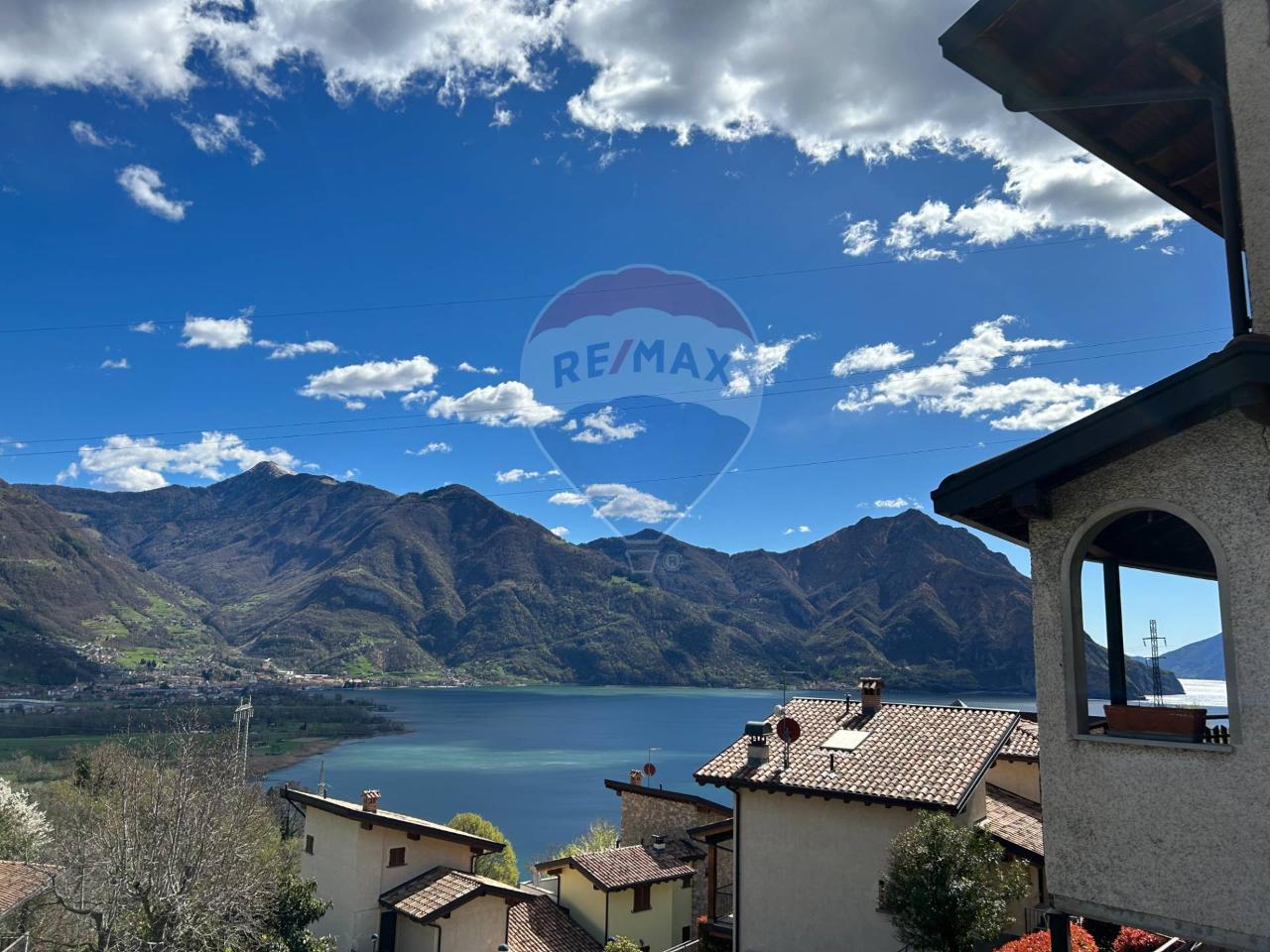 Casa indipendente in vendita a Costa Volpino