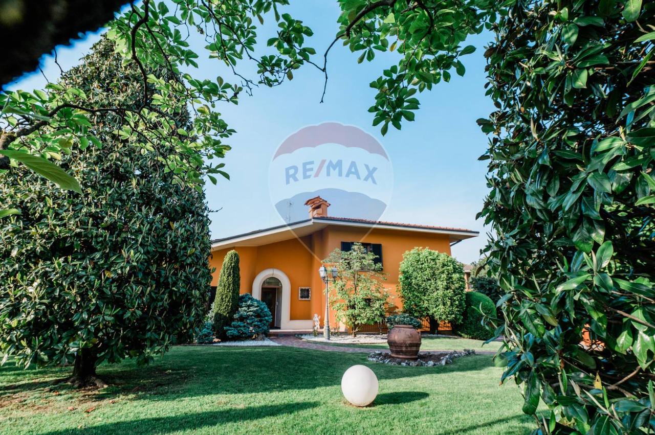 Villa in vendita a Azzano San Paolo