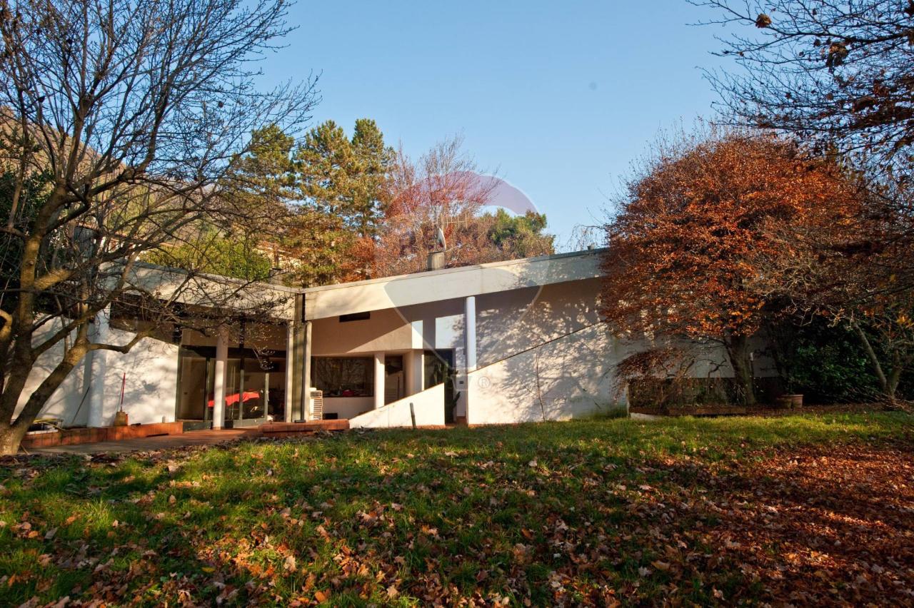 Villa in vendita a Pontida