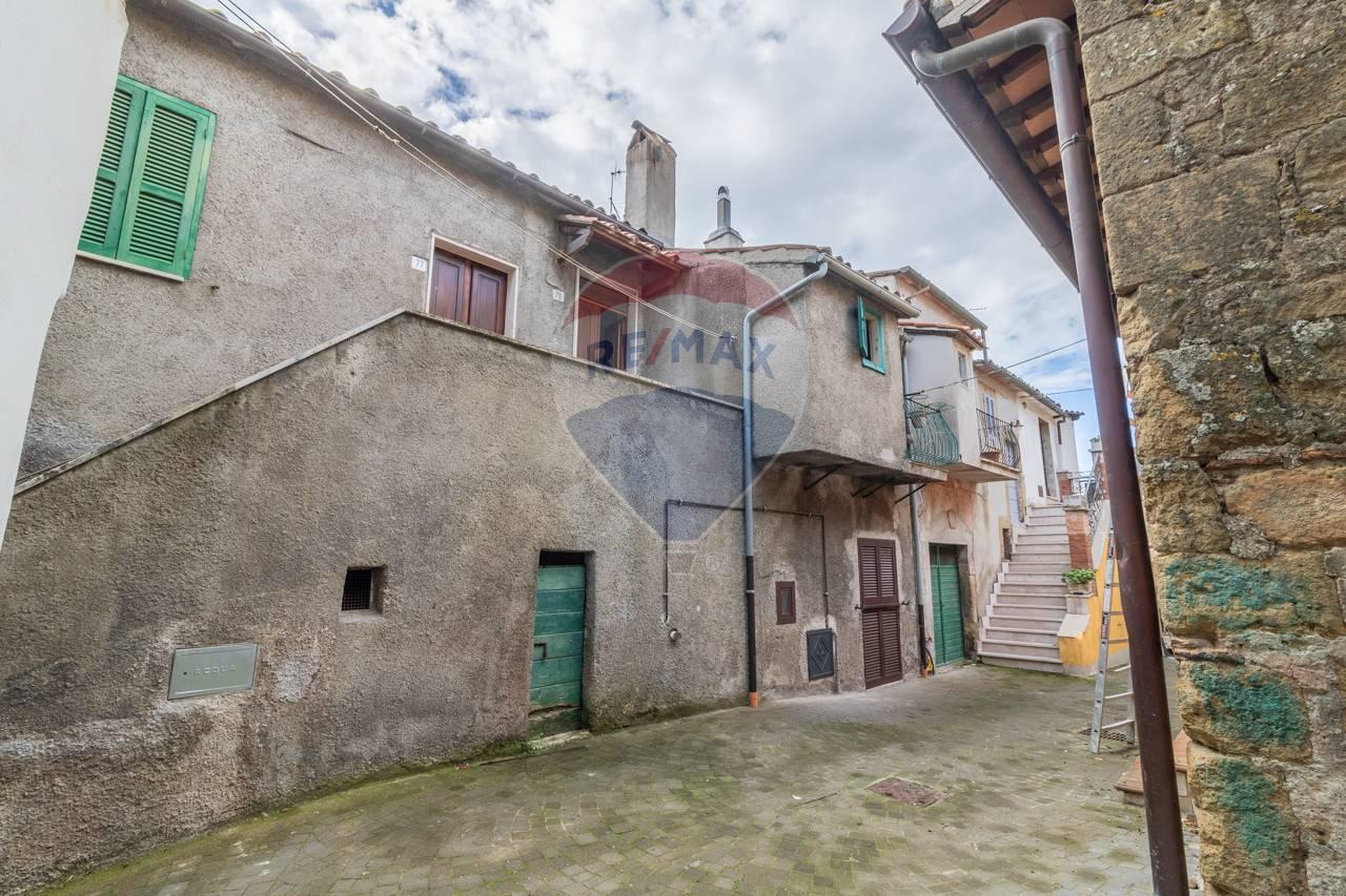 Appartamento in vendita a Ischia Di Castro