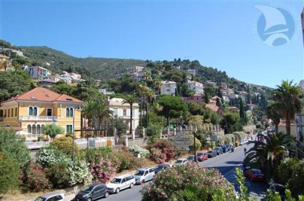 Magazzino in vendita a Alassio