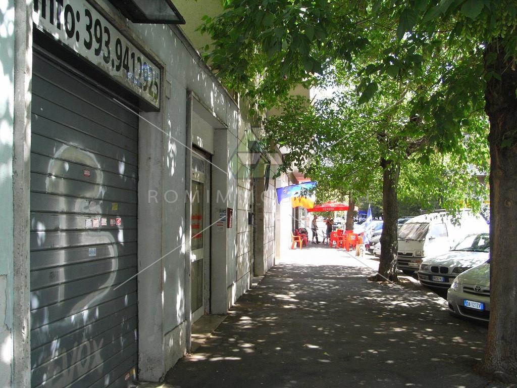 Negozio in affitto a Roma