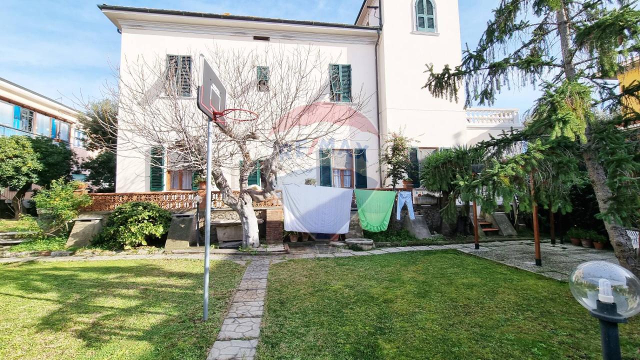 Villa in vendita a Cecina