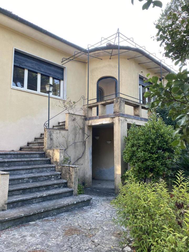 Villa in vendita a Viareggio