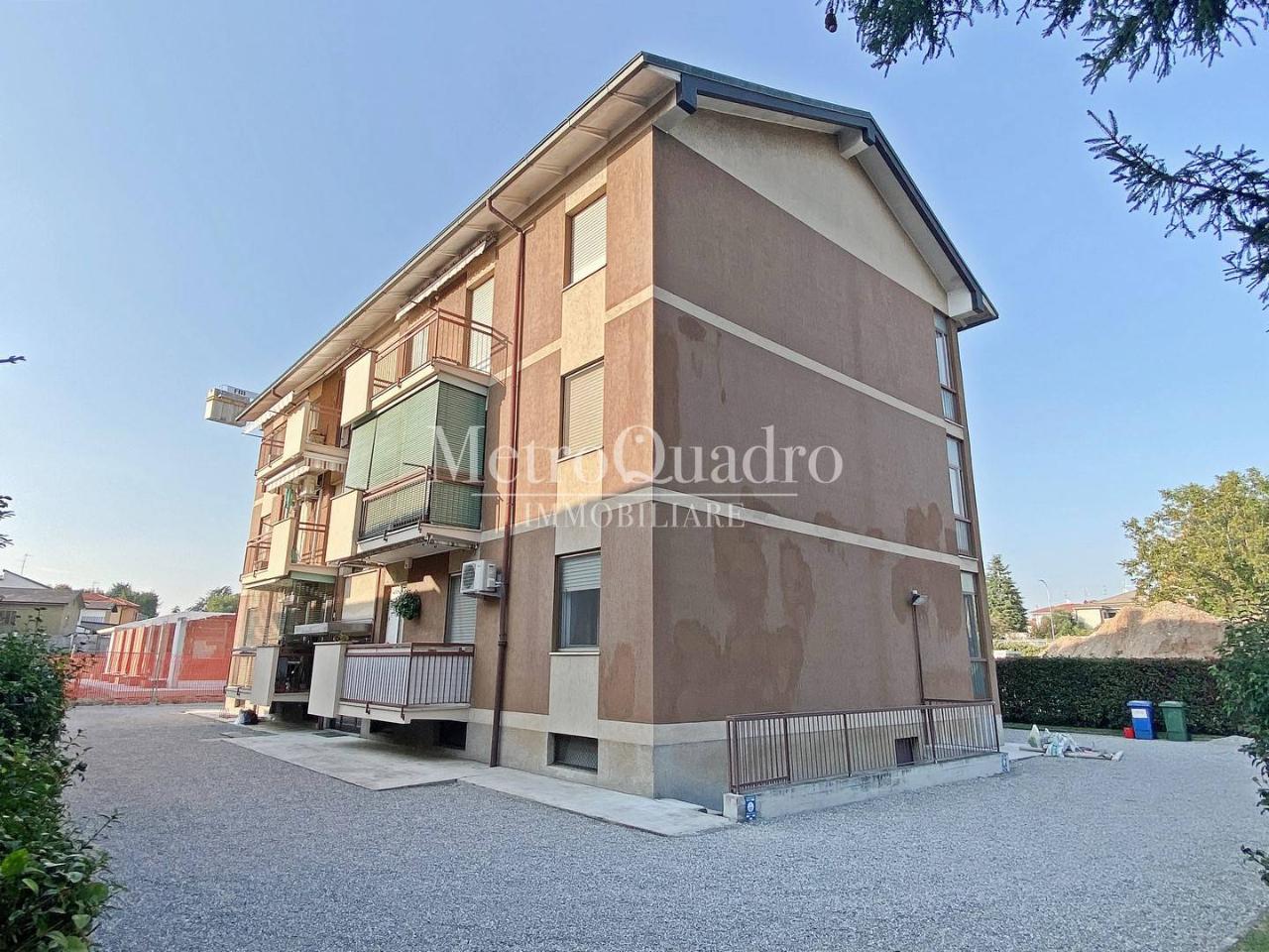 Appartamento in vendita a Trezzano Rosa