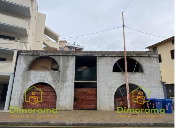 Palazzina commerciale in vendita a Prato