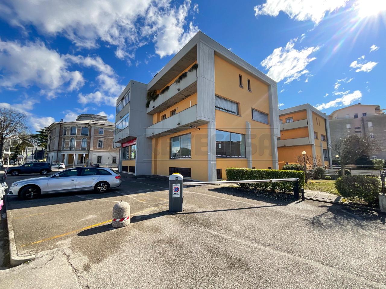 Palazzina commerciale in vendita a Cividale Del Friuli