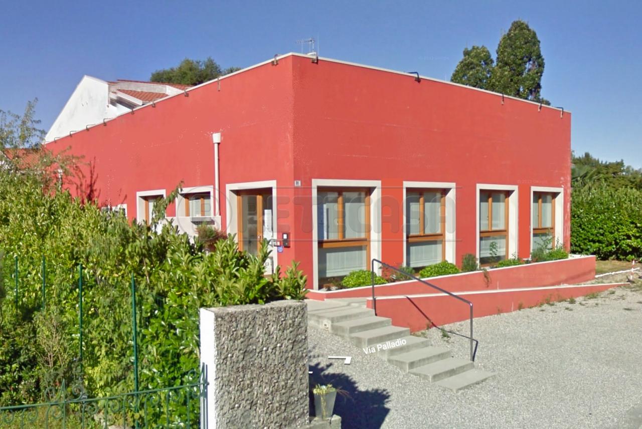 Palazzina commerciale in vendita a Gorizia