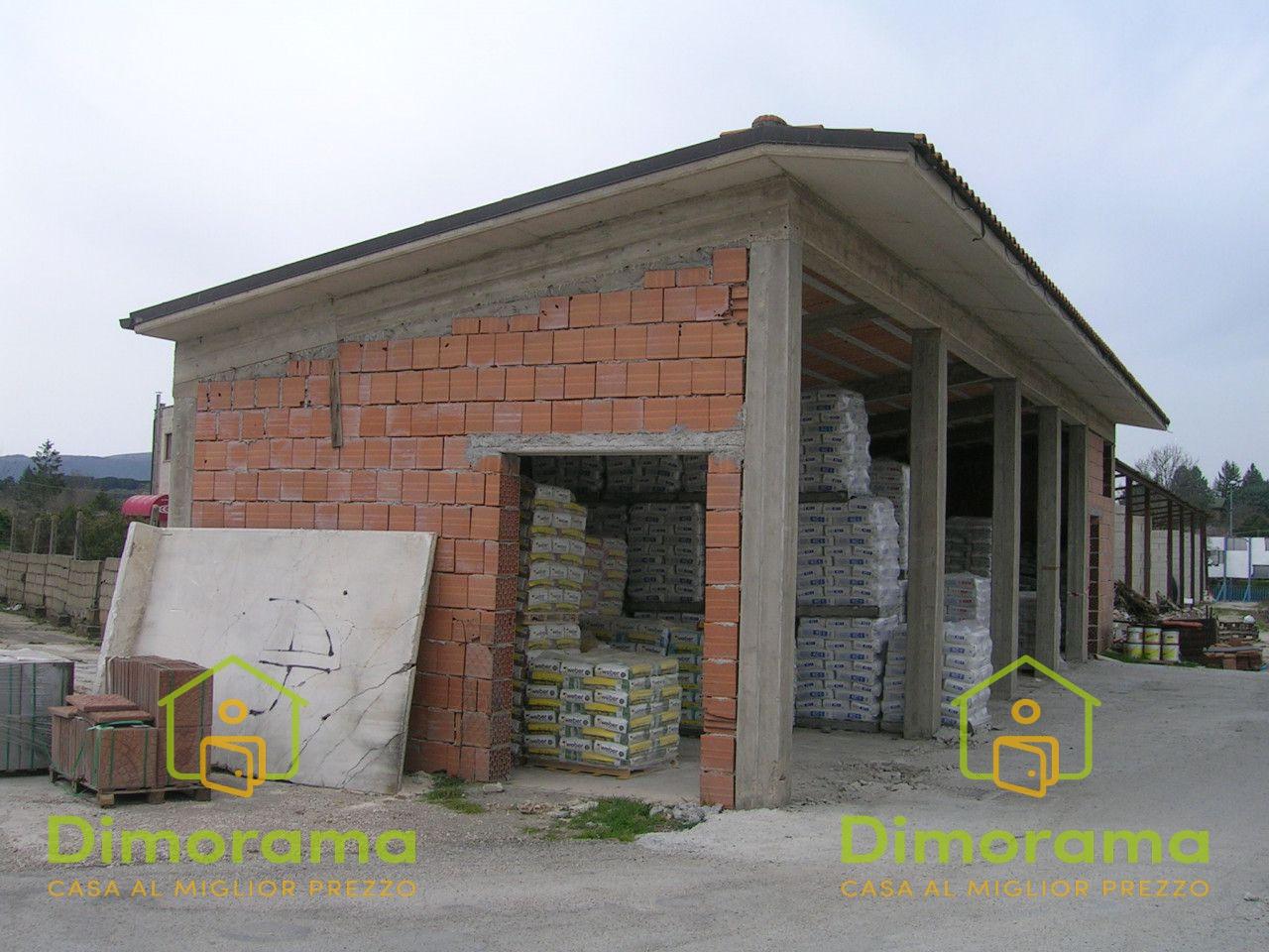 Palazzina commerciale in vendita a Poggio Moiano