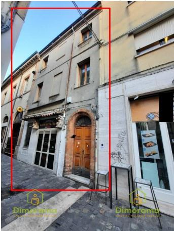 Magazzino in vendita a Rimini