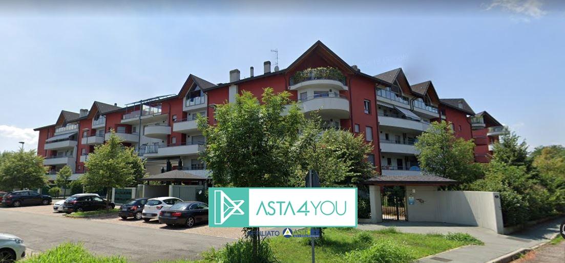 Locale commerciale in vendita a Legnano