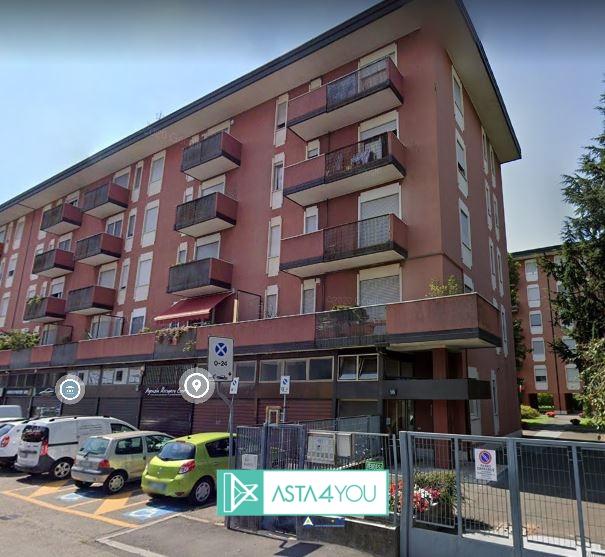 Locale commerciale in vendita a Baranzate