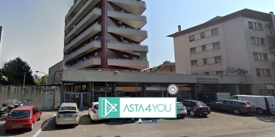 Locale commerciale in vendita a Sesto San Giovanni