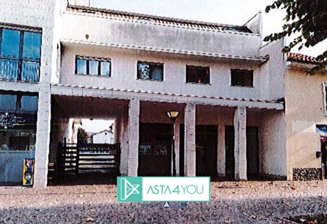 Locale commerciale in vendita a Limbiate