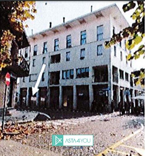 Locale commerciale in vendita a Limbiate